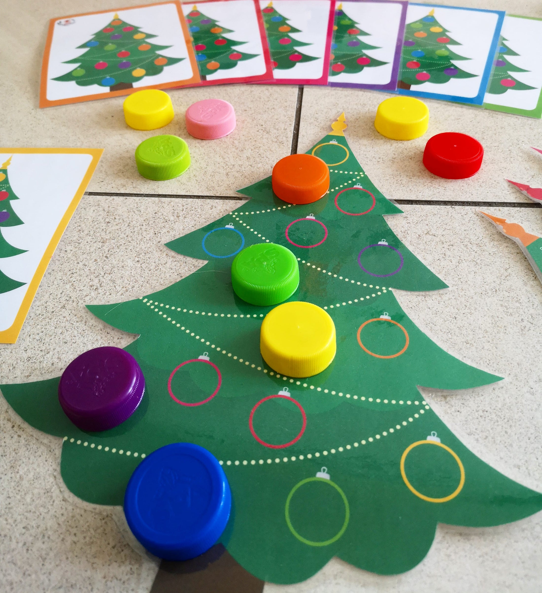 Jeu de décoration d'arbre de Noël – Surya Designs (CommV)