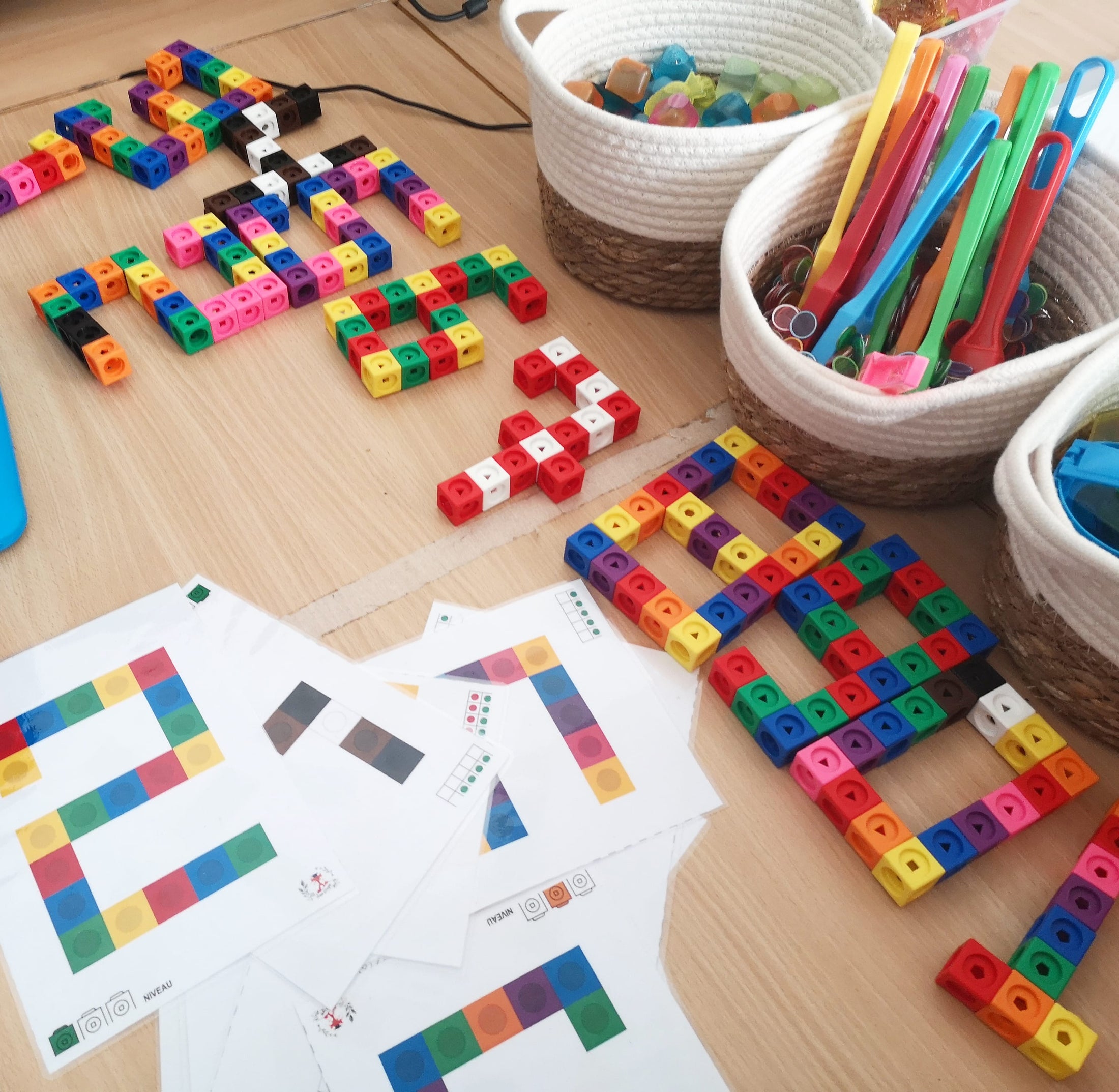Linking Cubes Bouwkaarten Cijfers – Surya Designs (CommV)
