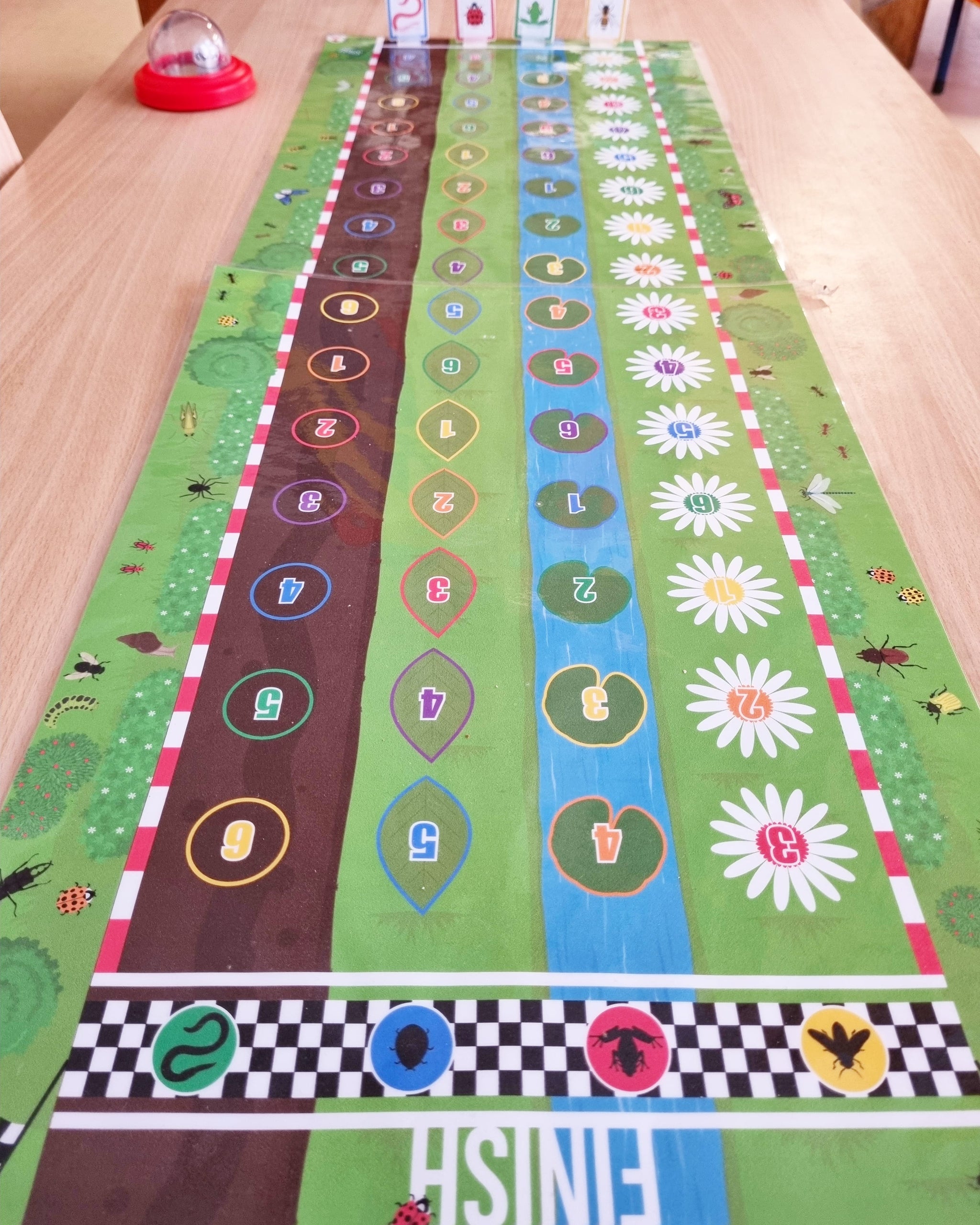 Course de chatouilles géantes – Surya Designs (CommV)